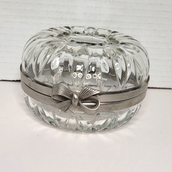 Accents | Vintage Polished Glass Trinket Box With Silver Bow Accent ...